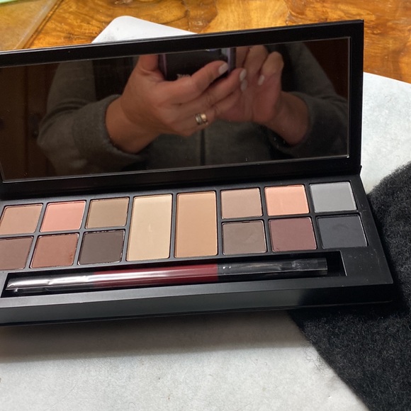 Smashbox | Makeup | Smash Box Beautiful Cosmetics Box Brand New | Poshmark